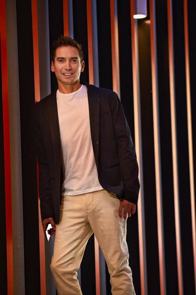 Glamworks – Featuring the Photography of Jeff Falls.